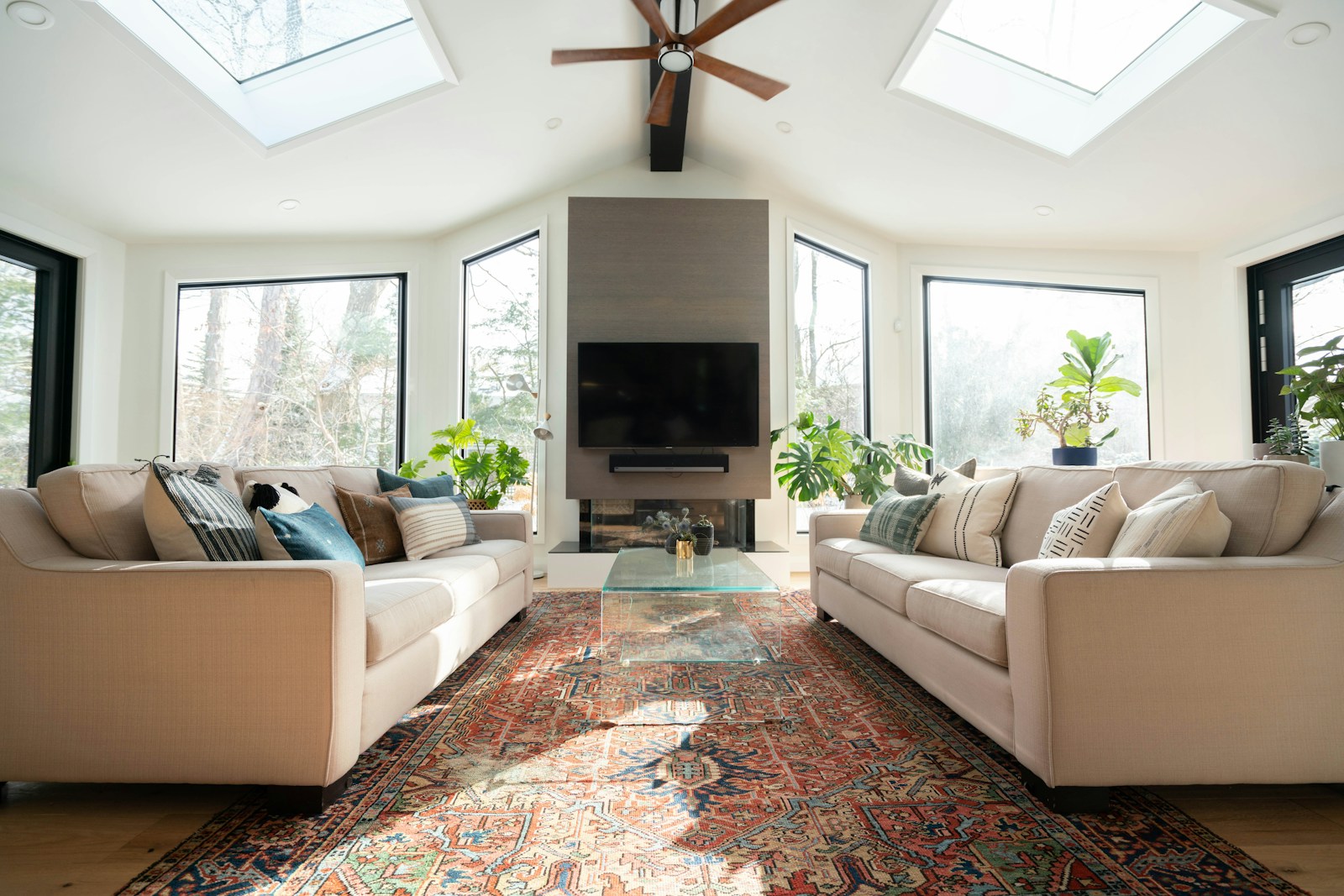 6 Durable Living Room Designs Suited to Long-Term Comfort | The WiC ...