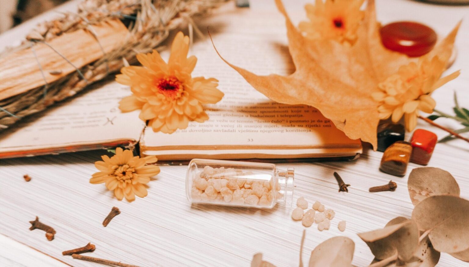 10 Christmas Gifts That Have Documented Historical Meanings | The WiC ...