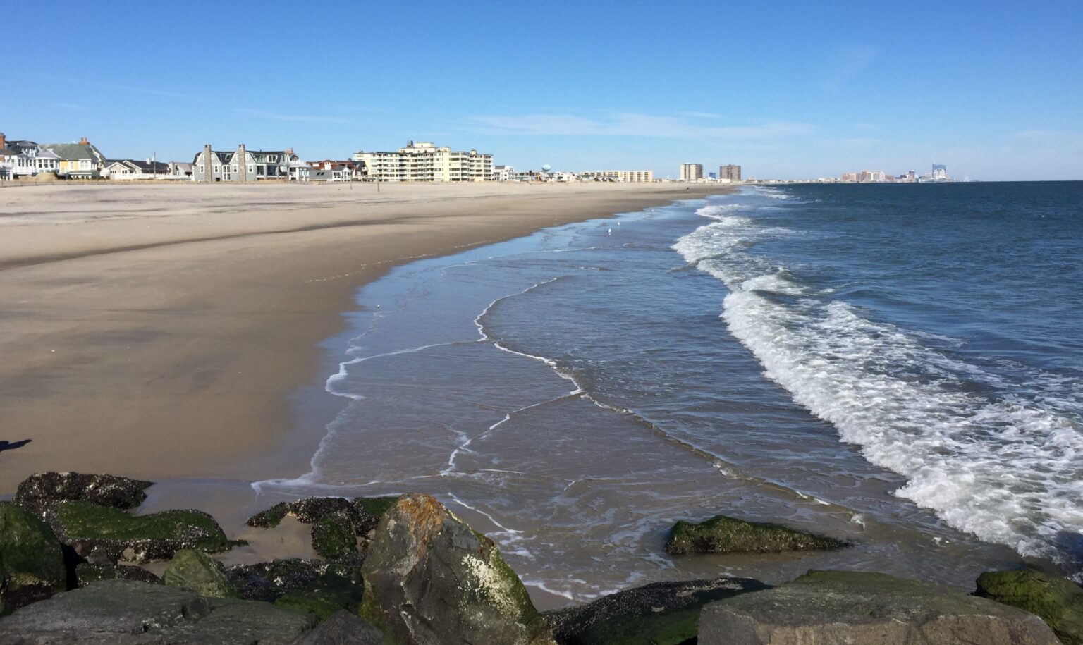 12 Hidden Beach Towns in the U.S. Where Off-Season Tourism Is Growing ...