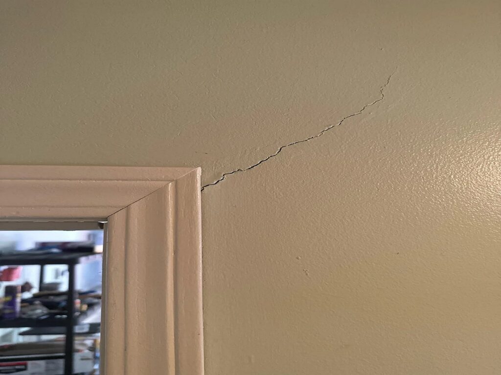 12 Cosmetic Issues That Point to Serious Structural Problems | The WiC ...