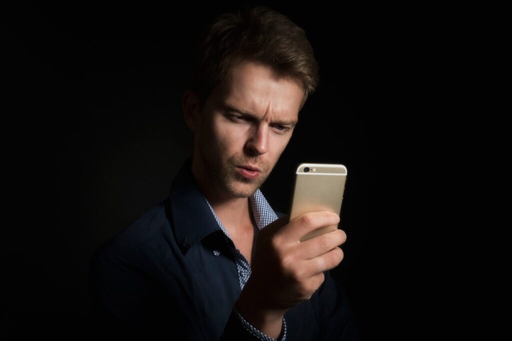 12 Signs You’re Relying on Technology More Than You Realize | The WiC ...