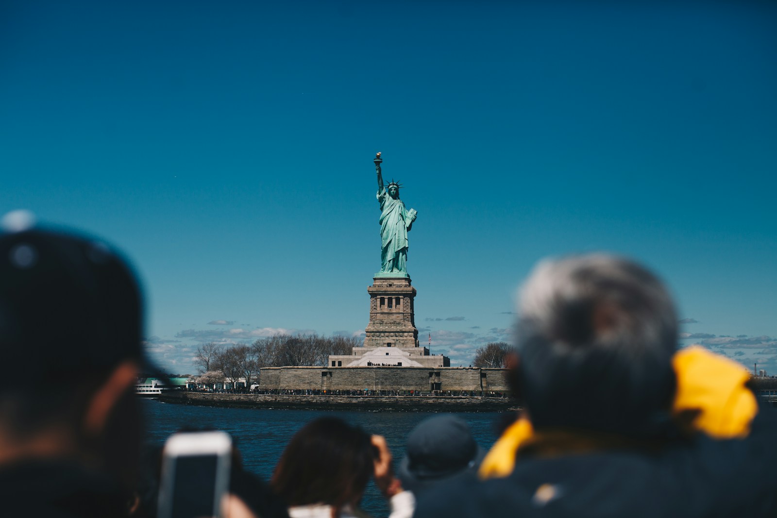 15 Cultural Mistakes Americans Accidentally Make Abroad | The WiC ...