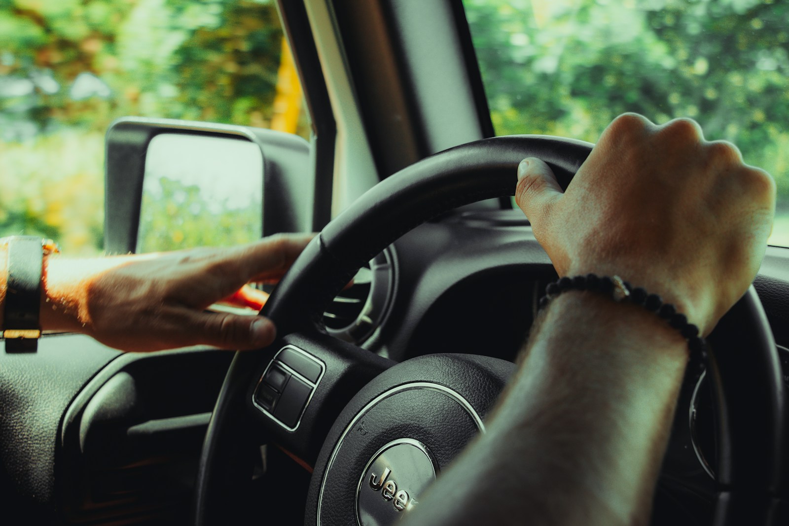12 Old Driving Habits That Could Get You Ticketed Now | The WiC Project ...