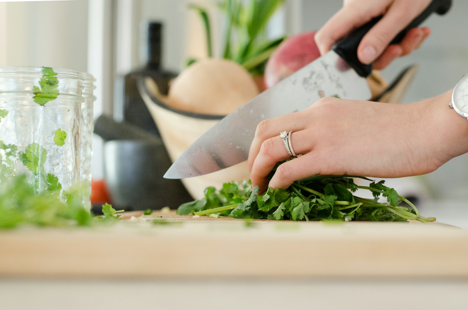 10 Kitchen Skills Every Beginner Should Learn | The WiC Project Blog