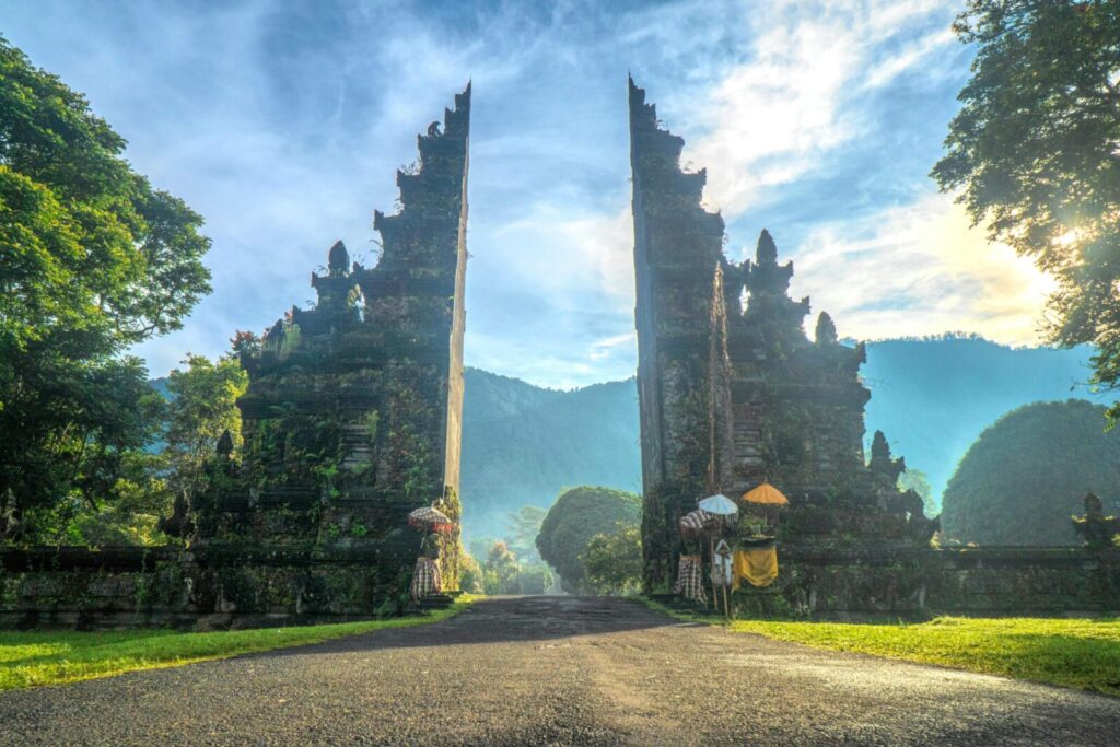 9 Countries Where American Tourists Get Side Eye for Bad Behavior | The ...