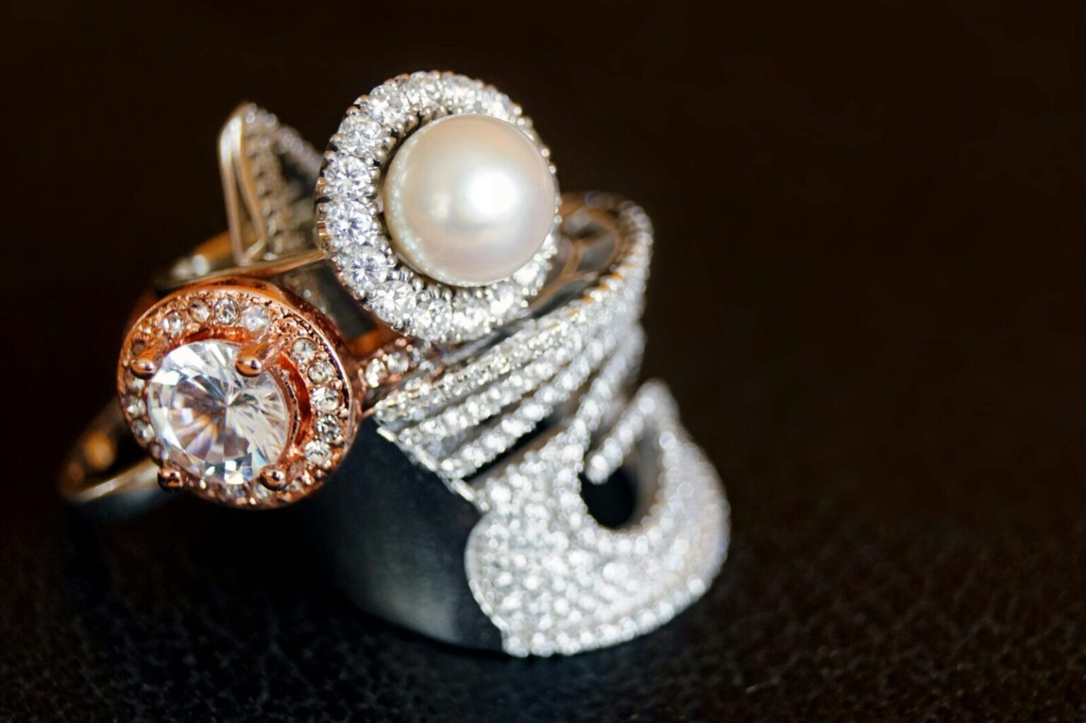 How Jewelers Spot the Best Vintage Jewelry Hidden in Thrift Stores ...
