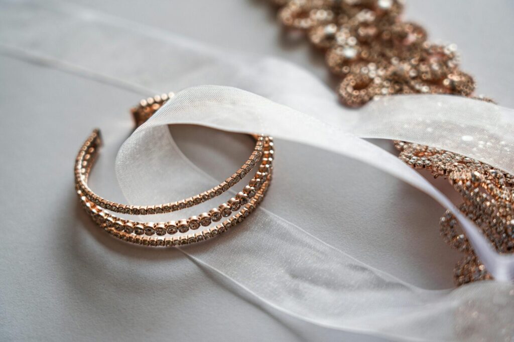 How Jewelers Spot the Best Vintage Jewelry Hidden in Thrift Stores ...