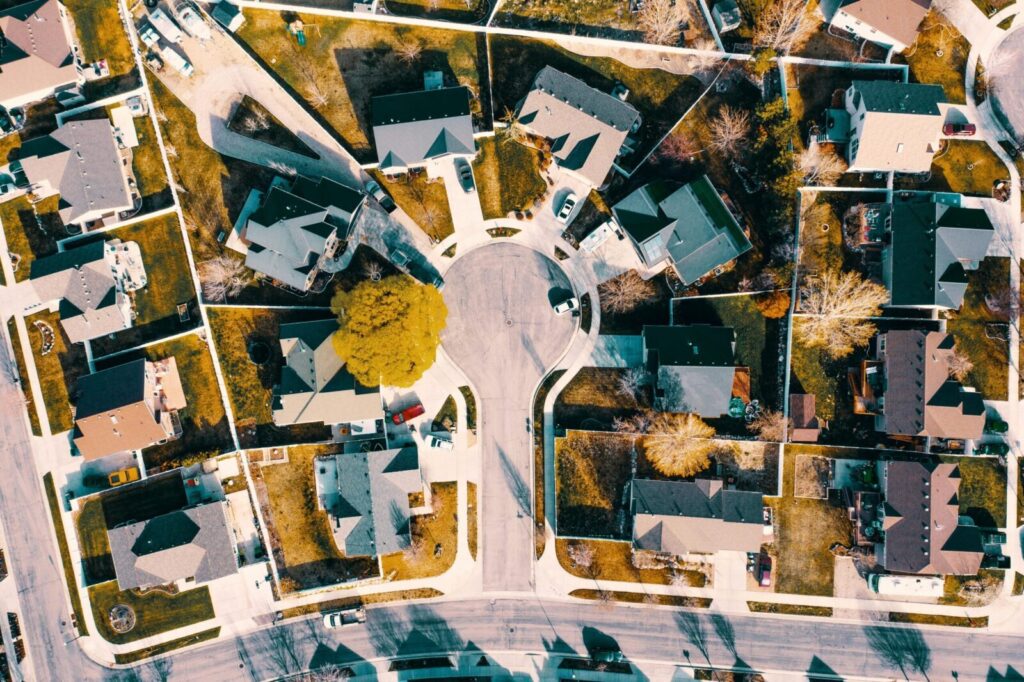 12 Suburban Design Choices That Make Communities Feel Isolated | The ...
