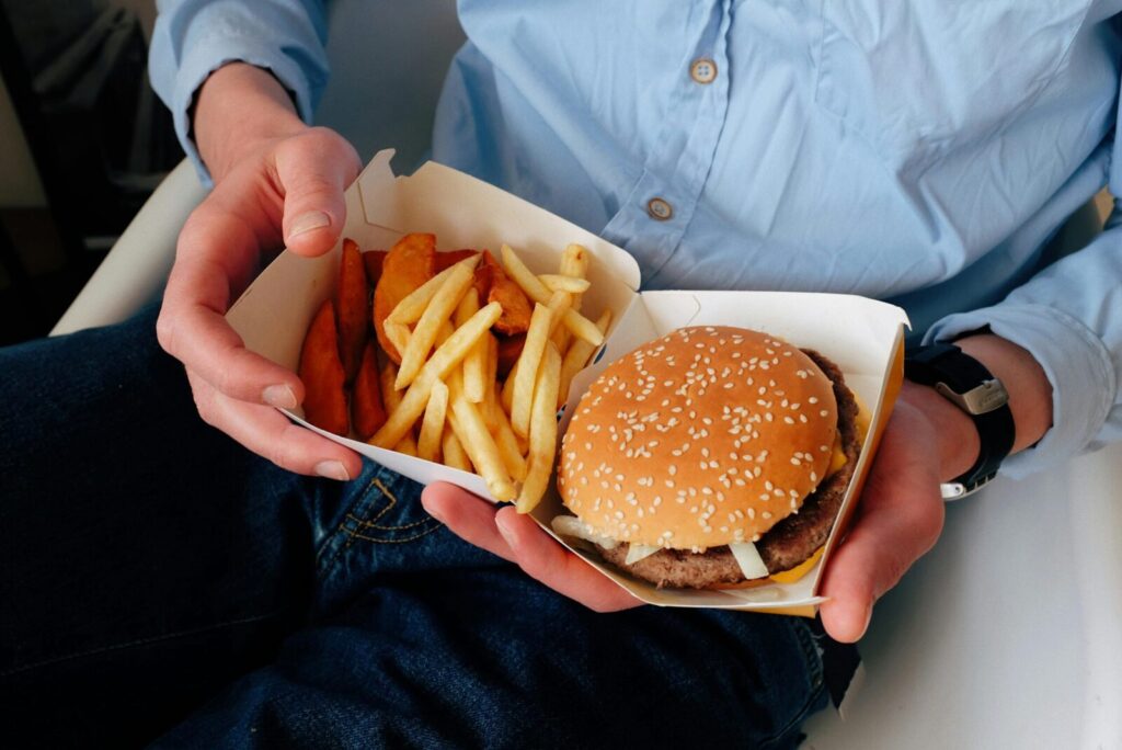 8 Restaurant Habits Americans Have That Surprise International Visitors ...